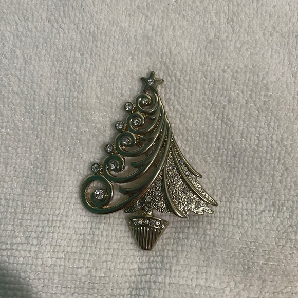 Trifari | Jewelry | Gold Tone Christmas Tree Pin With Crystal Like ...